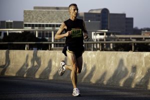 How to Get a Runner's Body & Physique (According to Trainers)